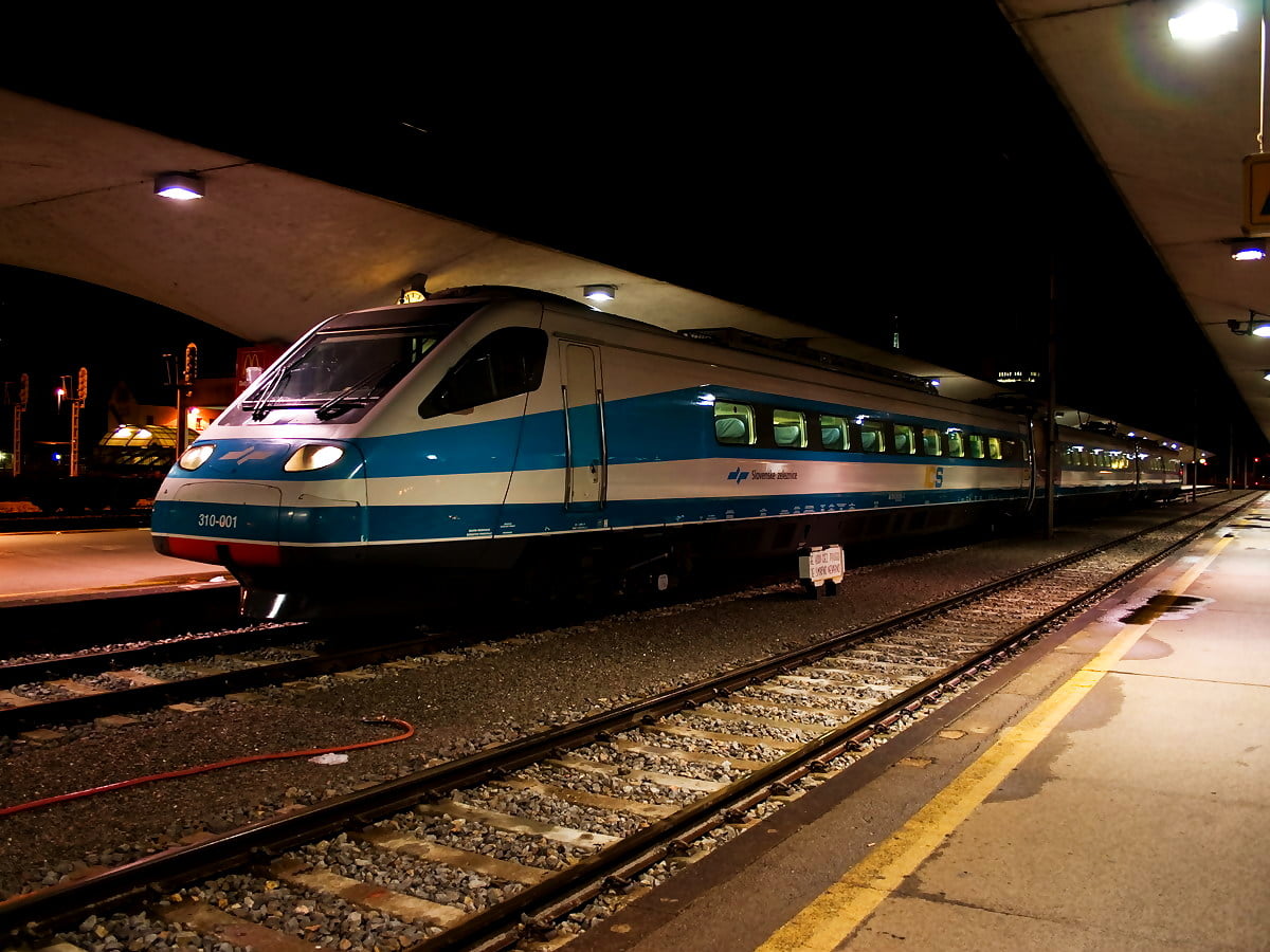 Zug, Eisenbahn, Hochgeschwindigkeitszug Wallpaper | Beste kostenlose Fotos